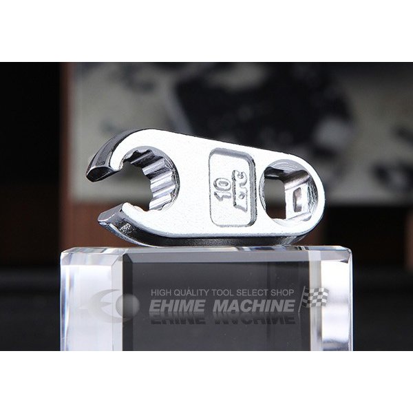 差込角9.5sq.のクローフットレンチ。 口径部は二重六角のため、ナットへのアプローチが容易です。 KTCのクローフットレンチBNS3-10Wです。 クローフットレンチです。 差込角9.5mm(9.5sq.)(3/8)。 口径部は二重六角の...