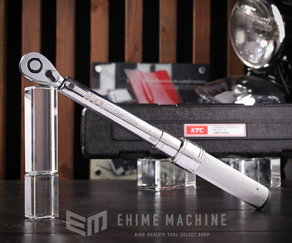 グリップ部が滑りにくいローレット加工へ仕様変更になりました！ 測定しようとするトルク値をあらかじめ設定できるので、連続して 作業を行う場合や目盛りの読み取りが困難な場所で使用する時に 効果を発揮します。 独自のプレセット機構で、測定トルク値...