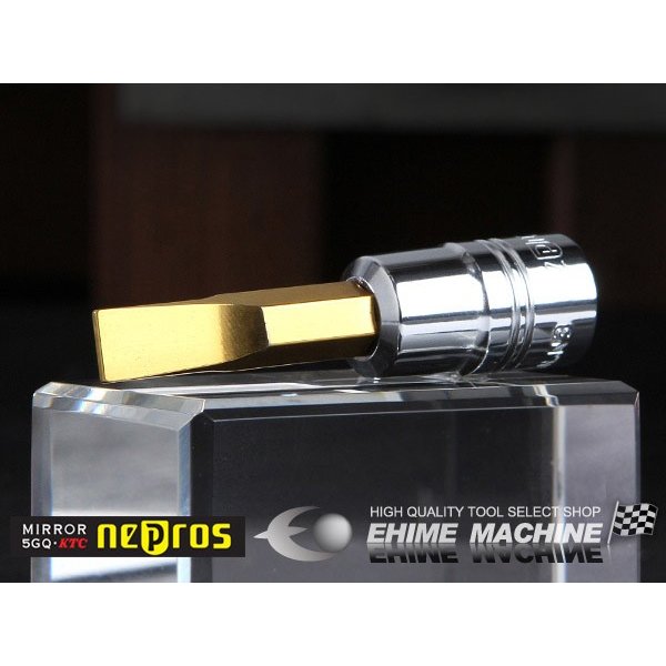 KTCのものづくりの粋を集めた最高傑作！ 数千人のプロフェッショナルの意見からたどり着いた工具の理想形。 高強度・高強靭性・高耐久性を携えた理想の素材開発、 人間工学・力学など様々な観点から徹底的に追求した先進の設計思想、 理想を具現化する...