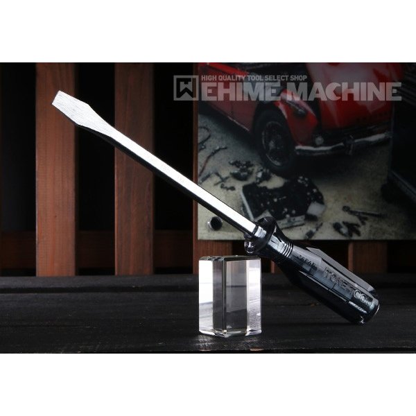 軸が4角形状の貫通ドライバーです。 【仕様】 刃先：[-]1.0×9.0 軸長(mm)：150 全長(mm)：260 貫通タイプ 先端：マグネット入り 質量：190g 材質／仕上：軸:構造用鋼、グリップ:樹脂 メーカー名：TONE（トネ） ...