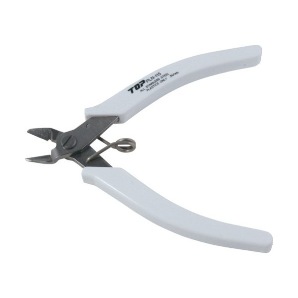 特長：プラスチック切断専用です。独自の刃付けにより、切れ味がよく、持続します。特殊グリップで作業性が高まります。プラスチック部品のゲート切りに最適です。 用途：プラスチック部品のゲート切りに。 ●切断能力(mm)プラスチック：φ3 ●全長(...