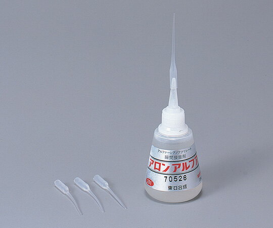 ●接着剤のノズルに取り付けて使用すると、細かい部分の接着も楽に行えます。　