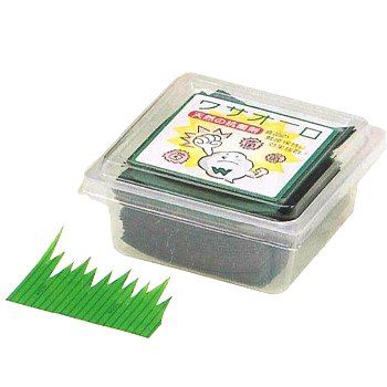 天然成分の優れた抗菌性を備えたフィルム状のFNシート。バランの形に成形・加工した親しみやすい“バラン”タイプです。ワサオーロならではの持ち味を最大限に活かしたユニークなアイテムです。料理に彩りを添えながら食品の安全を守る、頼もしい小道具です...