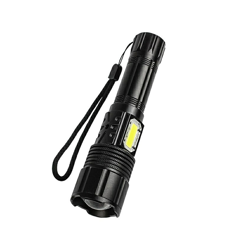 強力なP50高輝度LEDチップ このフラッシュライトは、最新のP50高輝度LEDチップを搭載しており、暗闇でも広範囲を明るく照らし、遠距離まで光を届けます。キャンプ、登山、夜間作業や緊急時など、さまざまなシーンで活躍します。 5段階の調光モ...