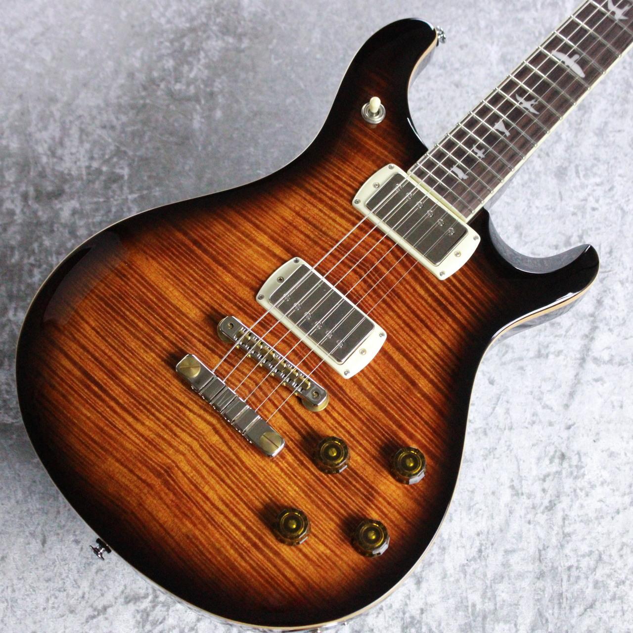 ヴィンテージギターからインスパイヤを受け、それらの融合を目指したPaul Reed Smith。 最初期からサンタナを始めとする有力アーティストから支持を受ける同社の看板モデルの1つ、McCarty 594が入荷いたしました。 SE(Stu...