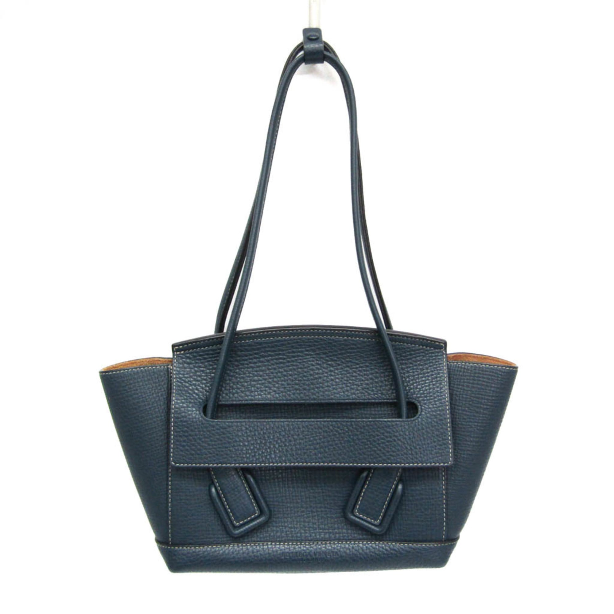 ボッテガ・ヴェネタ(Bottega Veneta) ザ アルコ レディース レザー ハンドバッグ ブルー 基本情報 [ブランド名]: ボッテガ・ヴェネタ(Bottega Veneta) [モデル]: ザ アルコ [製造国]: イタリア [商...