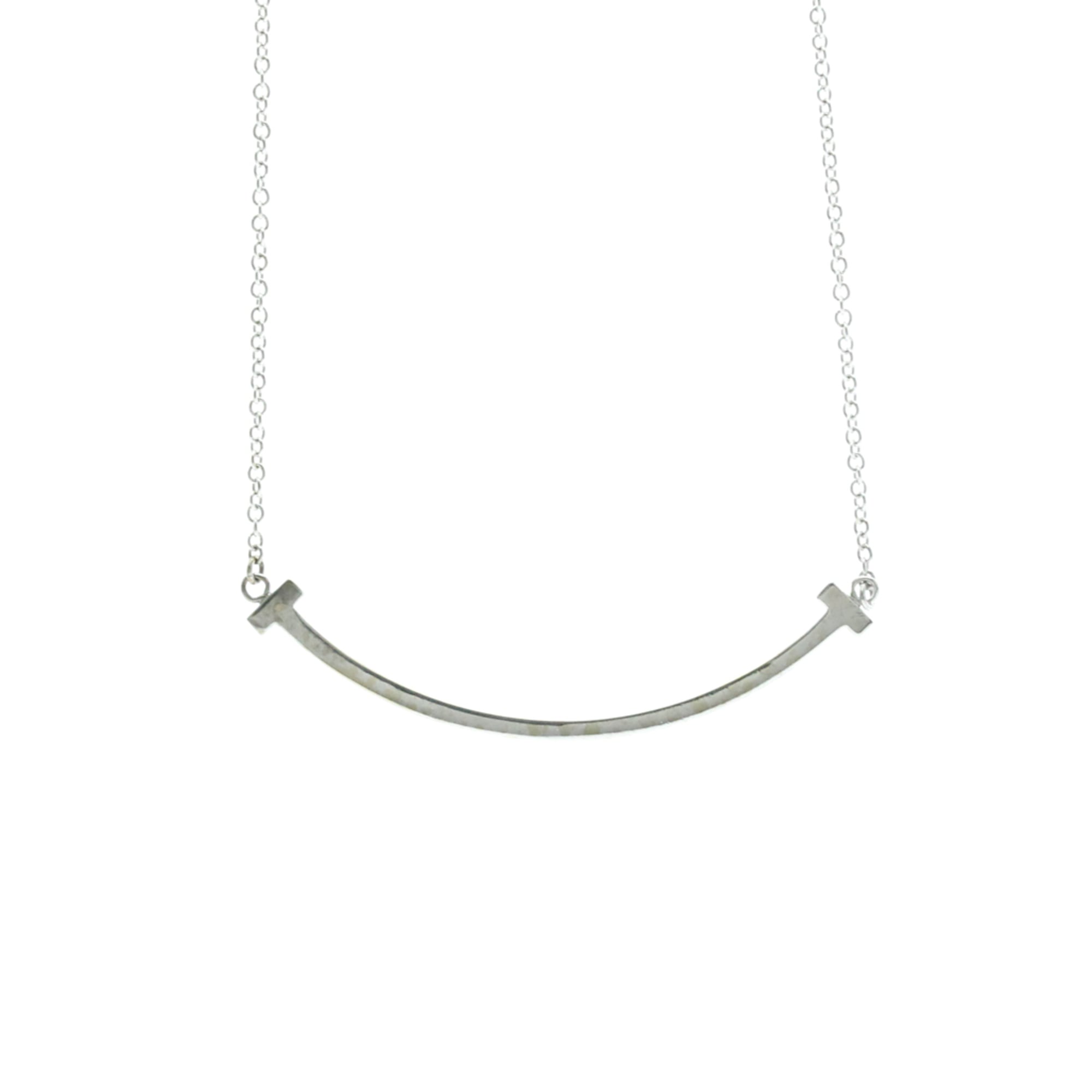 ティファニー(Tiffany) K18ホワイトゴールド(K18WG) 無し レディース,メンズ ファッション ペンダントネックレス (シルバー) ティファニー T スマイル スモールサイズ ネックレス 基本情報 [ブランド名]: ティファニ...