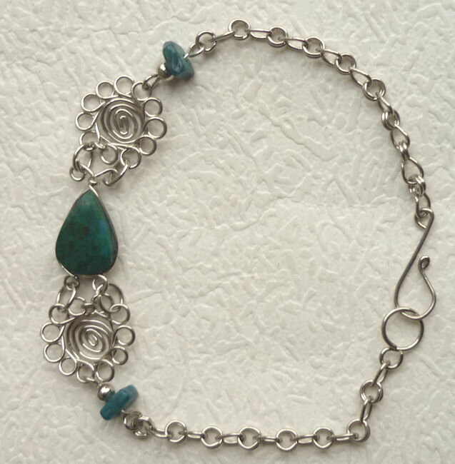 当商品は、定形外郵便（メール便）（破損・紛失等の保証なし）にて全国無料発送させて頂きますので ご了承の上、ご注文ください ペルー製の、天然石使用のブレスレットです・金属は、中南米では一般的な、アルパカ金属です。 天然石使用ですので、発送商品...