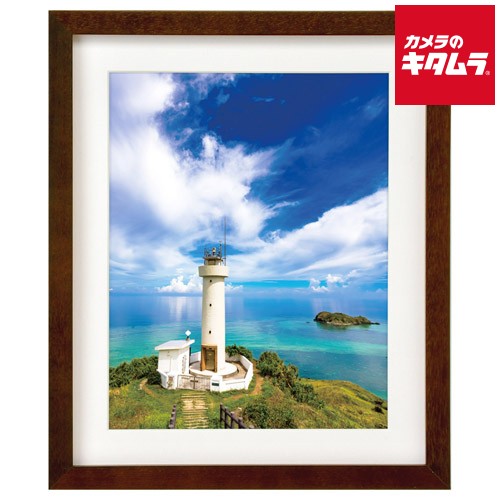 【製品特徴】■さまざまなお写真にあうシンプルな角形の額縁■飾りのないシンプルな角形のデザイン■2L、6切、A4サイズはスタンド付【製品仕様】●マット紙外寸法：W238×H288mm●マット紙抜き寸法：W181×H231mm●前面板：ガラス●...