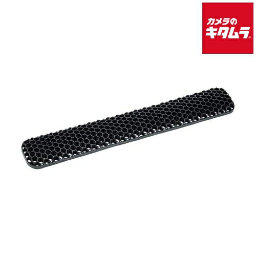 【製品特徴】■TPE素材＋ハニカム構造で心地よいクッション性と手触り、通気性を実現■圧迫せずしっかり支え手首の負担を軽減するやわらか素材■汚れたら水で洗えるのでいつも清潔を保てます【製品仕様】●カラー：ブラック●サイズ：約W445×D70×...