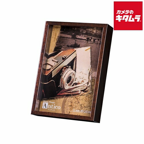 【製品特徴】■細見×荒削りな風合いの金属調フレームで、アンティークな雰囲気を演出するインテリアフレーム【製品仕様】●フレーム外形サイズ：タテ133×ヨコ95×厚み23mm●収納用紙サイズ：89×127mm●素材：樹脂製●透明板：PET(0....