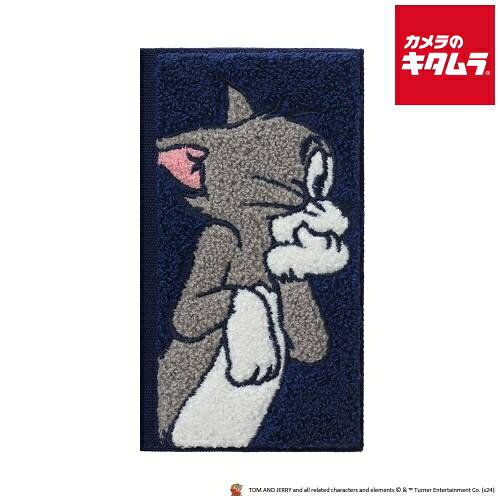 【製品特徴】■手にフィットするスクエアデザイン■ふんわりとした立体感のあるサガラ刺繍のカバー（ポリエステル素材）がiPhoneの液晶画面をしっかり護ります■MIL規格（MIL-STD-810G)の2項目、落下・振動に準拠した試験をクリアした...