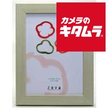 ■フレームは樹脂製、木目調の仕上げです■表面には多少の凹凸がありますが、平面です■横面も同じ柄が続いています●外寸：W160×H211mm●窓寸：W117×H168mm（写真2Lサイズが入ります。）●素材：本体 / 樹脂（木目加工）、窓 /...