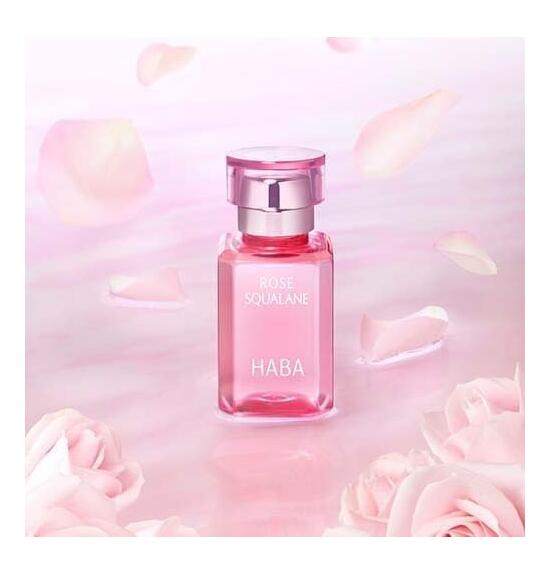 数量限定発売 【ローズ スクワラン】 美容オイル“スクワラン”に、香りの女王とも呼ばれる天然ローズの精油をプラス。 サラリとした感触で、ベタつかず肌にスーッと素早くなじみ、角質層のすみずみまで浸透。たっぷりの化粧水の後、乳液やクリームの代わ...