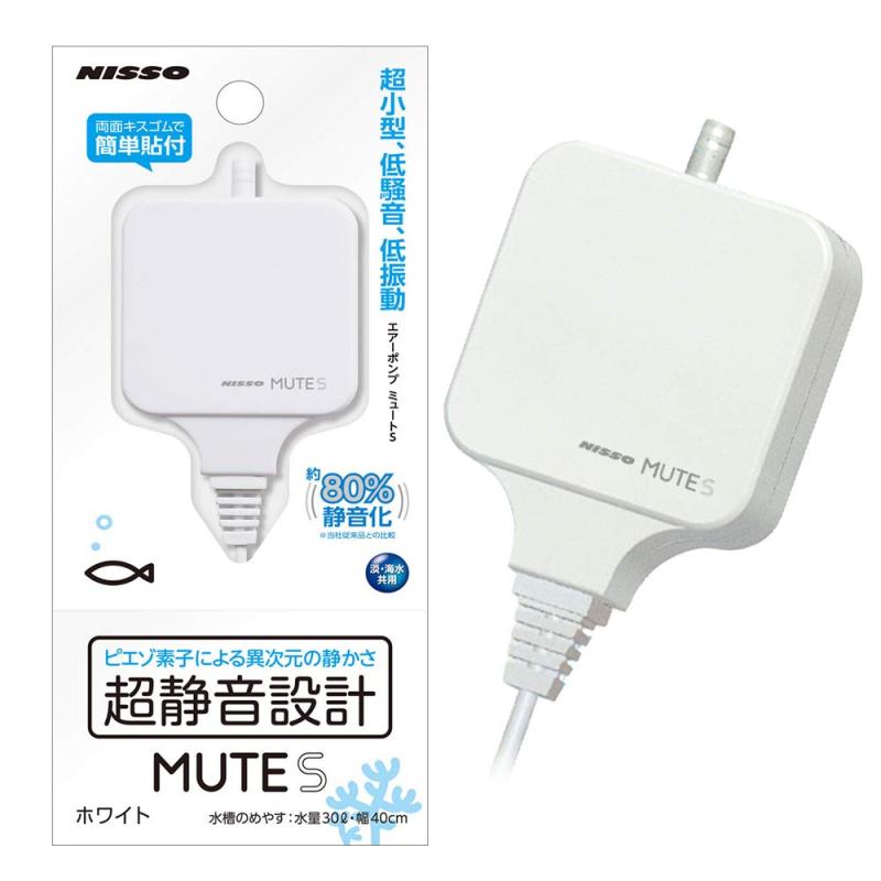ニッソー エアーポンプ ホワイト MUTE本体サイズ (幅X奥行X高さ) :5×8×2cm本体重量 :100g原産国:中華人民共和国ピエゾ素子(圧縮駆動素子)は電気を加えると伸縮する金属です。その伸縮により空気を送り出すので、従来品と比べ小...
