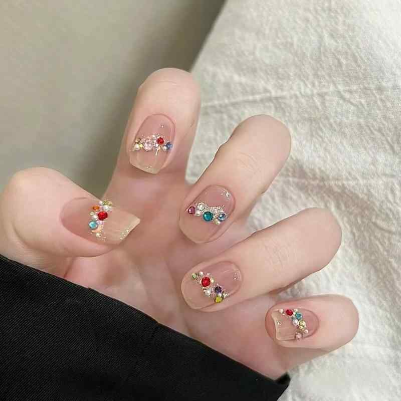 ネイルチップ ショート 24枚入 つけ爪 ピンク 肌色 グラデーション 人気 和風 可愛い ネイル チップ シンプル おしゃれパーティー 秋冬 春夏 日常生活に使用できます 花嫁ネイル 成人式 入学