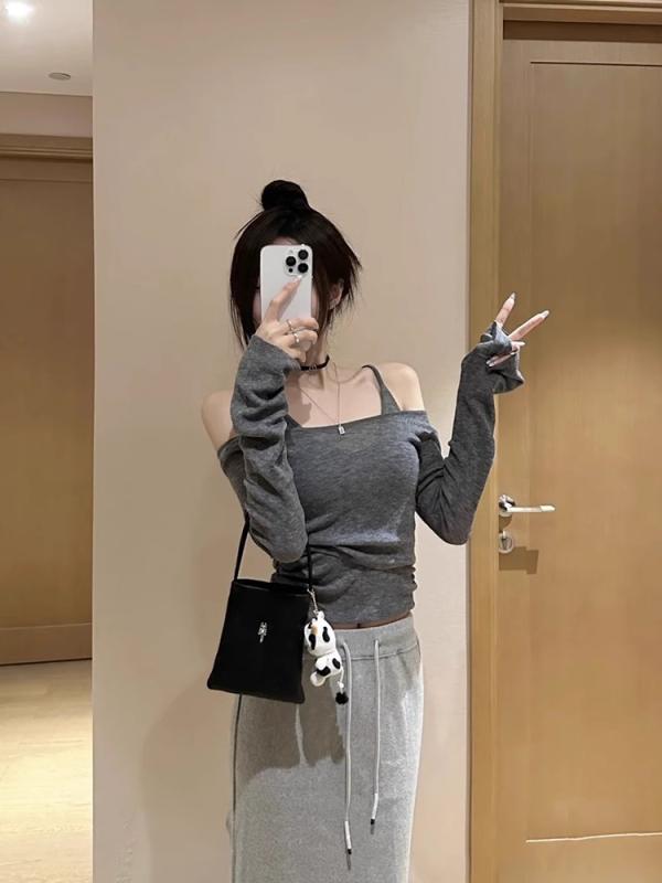 トップス レディース 長袖 Tシャツ オフショルダー 灰色 秋服 スリム ニット カットソー インナー クロップド丈 無地 カジュアル・素材: 粘土繊維・柄: 無地・袖丈: 長袖・デザイン: 拼接/拼貼・シルエット: レギュラー・着丈: 約...
