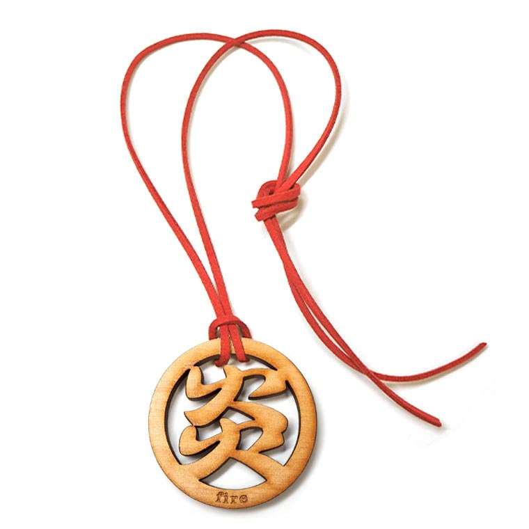 商品について 商品名 奈良のおみやげ 漢字ネックレス 丸一文字 炎 サイズ 約50×5mm ひも約80cm 素材 アガチス材ひも：スエード風合皮 セット内容 ×1 ポスト投函配送詳細 6個までOK！ ※ポスト投函配送の注意事項：代引き・日時...