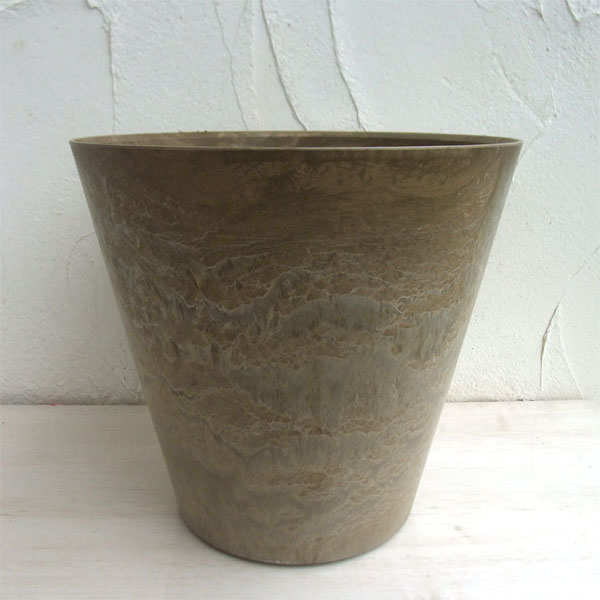 底面給水鉢 直植え8-9号用 6号用鉢カバーアートストーン ラウンド ベージュ27cm （直径26.5cm）新世代コンテナ「アートストーン」。軽量で貯水機能性に優れているだけでなく、原料に有害物質を一切使用していません。環境に優しく、安心し...
