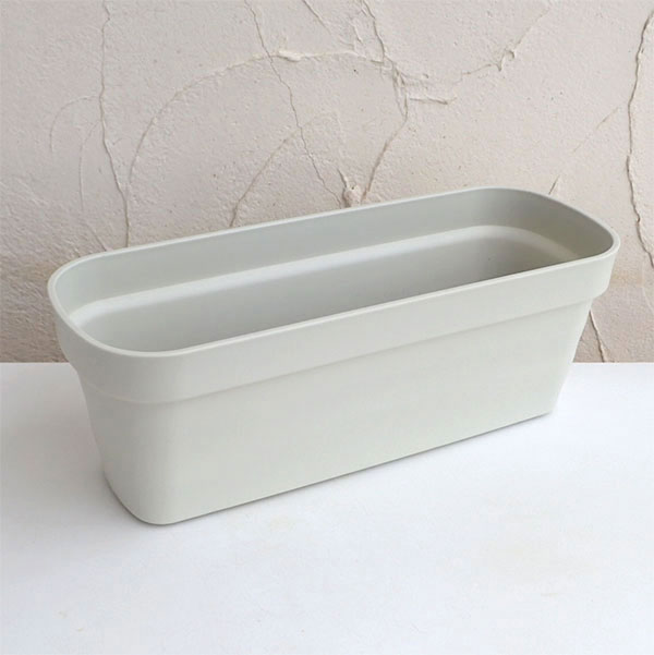プラ鉢 長さ40cm、高さ14cmフレグラープランター：40型アイボリー素焼き鉢のようなデザインのプラスチック鉢。マットな質感で置き場所や植物は和風洋風共にマッチします。排水穴をポリ栓（スノコに付属）で塞ぐことで貯水スペースができ、水枯れを...