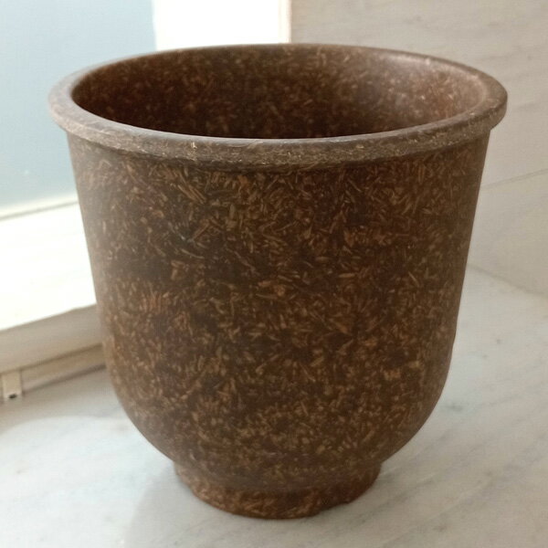 ウィンターセール Sprout eco pot 天然素材のリサイクル生分解性エコポットスプラウトエコポット：ブラウン／Mサイズ（直径14.9cm、高さ14.4cm）天然素材の廃棄するもみ殻やバンブーファイバー等を使用したサスティナブルなポッ...
