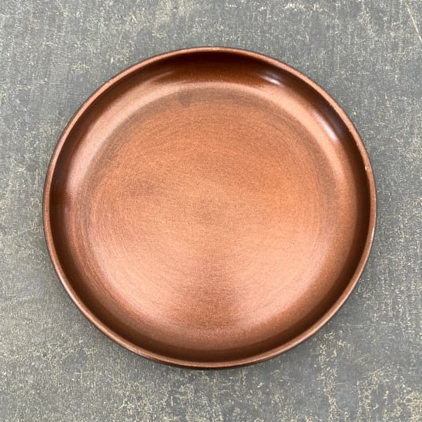 ALUMINIUM PLATE 受け皿 ソーサーソーサー（受け皿）：アルミニウム プレート コッパーブラウン／Mサイズ（直径12.0cm、高さ1.4cm）「アルミニウムプレート」は、アンティーク加工を施したアルミニウム製のプレートです。植木...