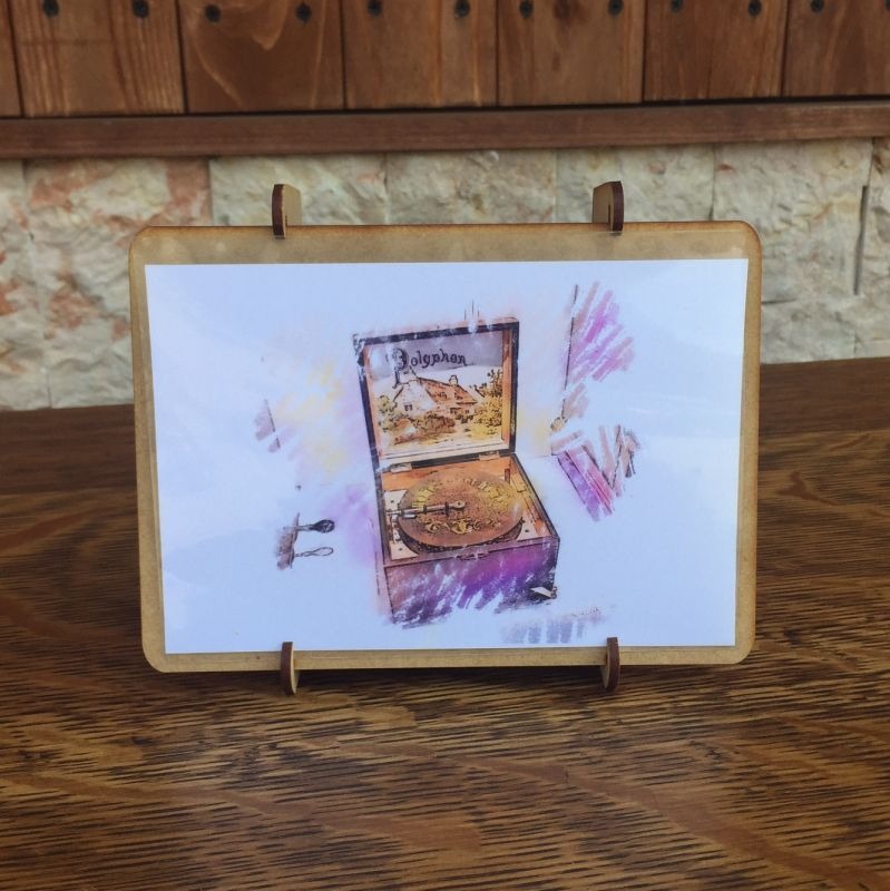 DIYオルゴール付きフォトスタンド 自分で組み立てる、シンプルな木製フォトスタンドオルゴール 接着剤なしでパズル感覚で組み立てることができるDIYオルゴールキットです。お好みの曲を選んでオリジナルのフォトスタンドを作成することが出来ます。 ...