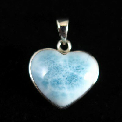 商品説明 商品名 ラリマー 3A- 16mmハート　ペンダントトップ 5.3g　(ID:83680) サイズ(mm) 19 X 16(22) X 8.5 重量 5.3g 産地 ドミニカ共和国パオルコ鉱山 金属部分の材質 シルバー925 コメ...