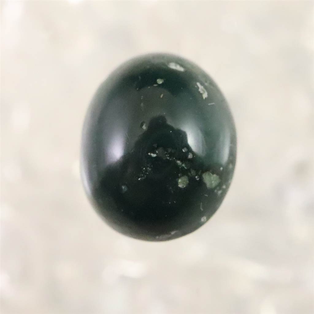 商品説明 商品名 出雲碧玉 出雲石 8.2mmオーバル ルース ディレクトリーカード付 0.31g　(ID:93877) サイズ(mm) 6.9 X 8.2 X 3.9 重量 0.31g 産地 島根県松江市玉湯町 花仙山 金属部分の材質 -...