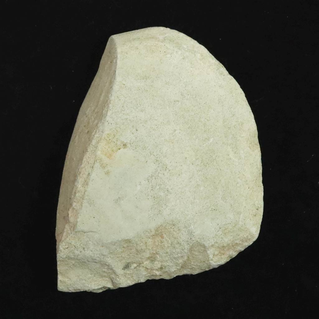 商品説明 商品名 磨製石器 43mm 後期旧石器時代 東北・北海道地域 18.5g　(ID:42709) サイズ(mm) 43 X 36 X 9 重量 18.5g 産地 東北・北海道地域 金属部分の材質 --- コメント ◆　本商品写真は現...