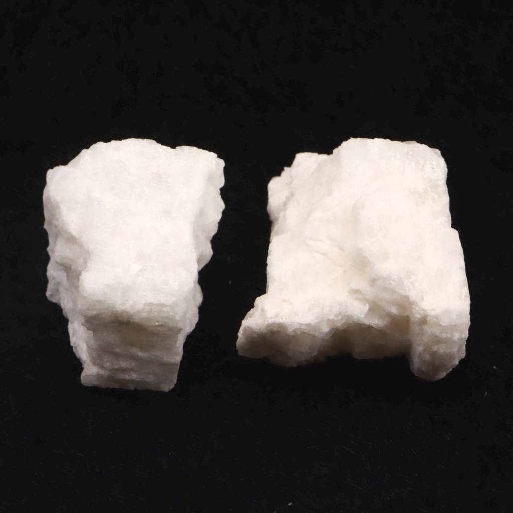 商品説明 商品名 ペタライト 原石 2個セット 36.8g 　(ID:44075) サイズ(mm) 25mmと35mm 重量 36.8g(2個計） 産地 ブラジル 金属部分の材質 --- コメント ◆　本商品写真は現物のものです。写真の商品...