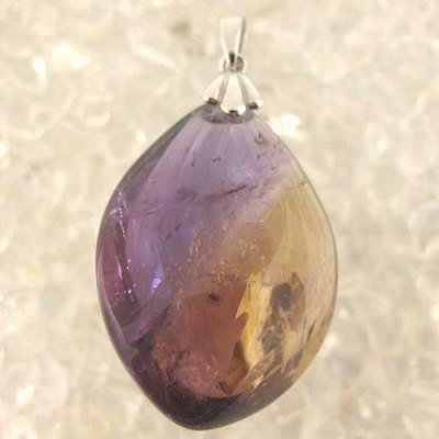 商品説明 商品名 アメトリン ペンダントトップ　(ID:599239) サイズ(mm) 26 X 43 X 6 重量 18.2g 産地 ボリビア 金属部分の材質 925スターリングシルバー コメント ◆　本商品写真は現物のものです。写真の商...