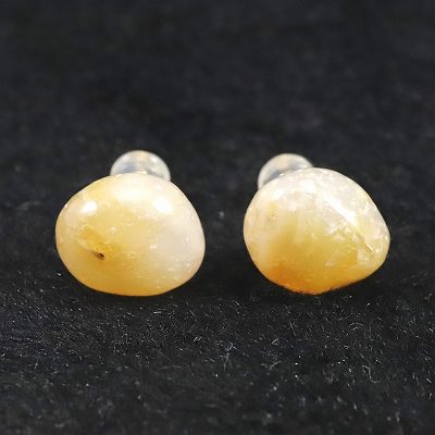 商品説明 商品名 山形県産 瑪瑙 めのう タンブル ピアス3.8g　(ID:60099) サイズ(mm) 約12 X 11 重量 3.8g 産地 山形県 金属部分の材質 シルバー925 コメント ◆　本商品写真は現物のものです。写真の商品を...