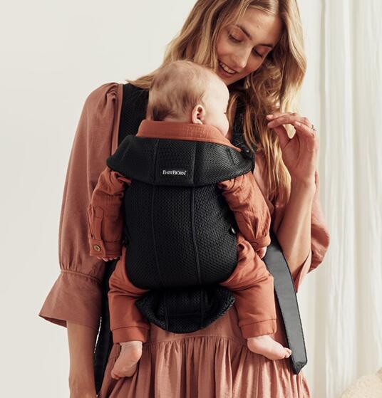 “今使える”安心を。 生まれたばかりの赤ちゃんの抱っこには、不安がつきもの 必要なのは、小さな体をやさしく包み込む安心感と、迷わず使えるシンプルさ “長く使える”より、“今使える”安心を MINIは、かけがえのない最初の1年をやさしくサポー...