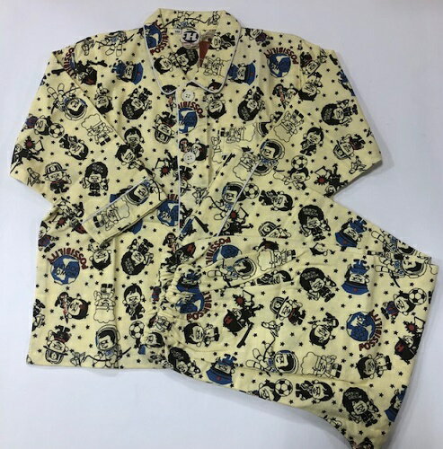 前開き・長袖パジャマ ◆素材　　 　　　本体　　　綿100％　 ◆カラー　　イエロー/サックス ◆中国製 総柄・ネル地の温かい生地の長袖パジャマ ボタン仕様なので、お着換えの練習にお勧めです。　
