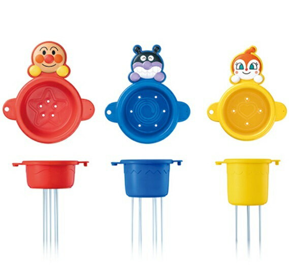 アンパンマンカップ、ばいきんまんカップ、ドキンちゃんカップ それぞれ水の出方が異なるシャワーカップです。 3つのカップは繋げて湯船に浮かべたり、3連シャワーも楽しめます。 遊び終わった後は、カップを重ねてコンパクトにすっきりお片付けできます...