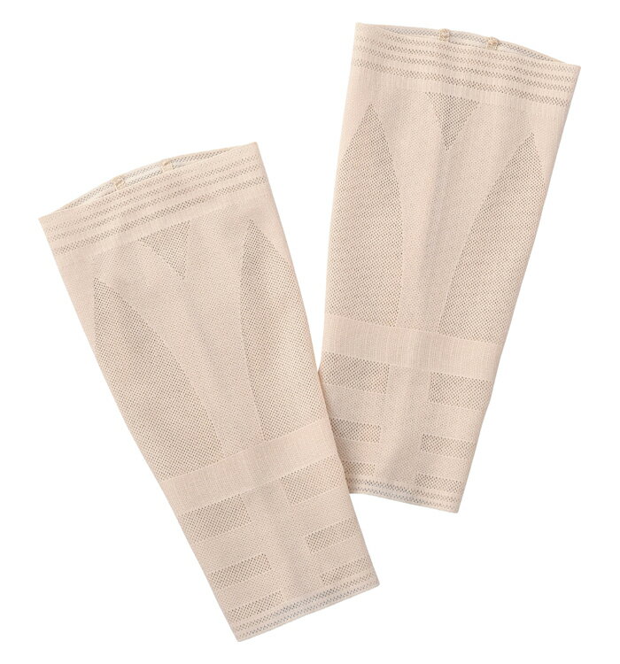 メール便での配達ですので一読ください。 着圧の異なる3段階構造で歩行をサポート。歩行をサポートメリハリのある着圧で歩きやすい。伸縮性のある極薄生地でアウターに響きにくく動きやすい着圧サポーター。太さの違う3段階の着圧部分は足首にかけてゆるや...