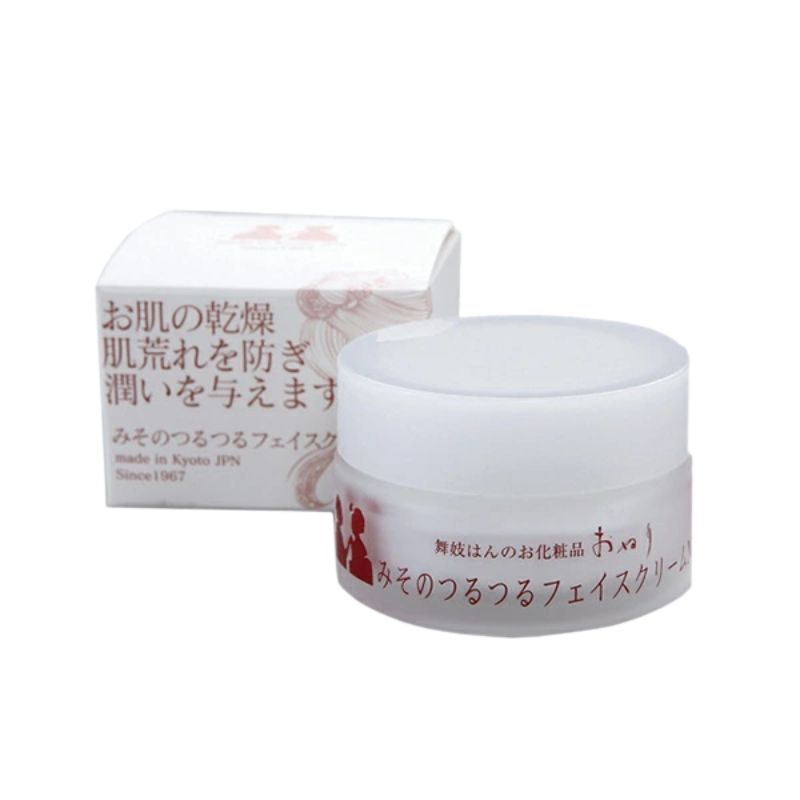 乾燥を防ぎ、もっちりつるつるお肌に！朝はお化粧下地として、夜はおやすみ前のクリームとしてお使いいただけます。 ■内容量　50g ■成分 水、グリセリン、ワセリン、ステアリルアルコール、PG、PEG-60、水添ヒマシ油、セリシン、加水分解コラ...