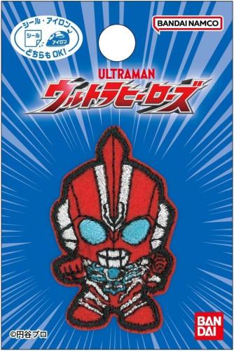 ウルトラマンオメガのシール・アイロン両用接着ワッペンです。 サイズ：約縦44mm×横26mm 入り数：1枚 接着方法：シール・アイロン 発売元 株式会社バンダイ