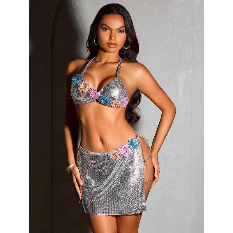 ・カテゴリ: ツーピースセット・シルエット: Aライン・着丈: 超短丈・柄: ロックミュージック・人気要素: スパンコール・生地名: メタリック生地・主な素材: 金属・主な素材含有率: 90%〜95%・カラー展開: シルバー・サイズ展開: ...