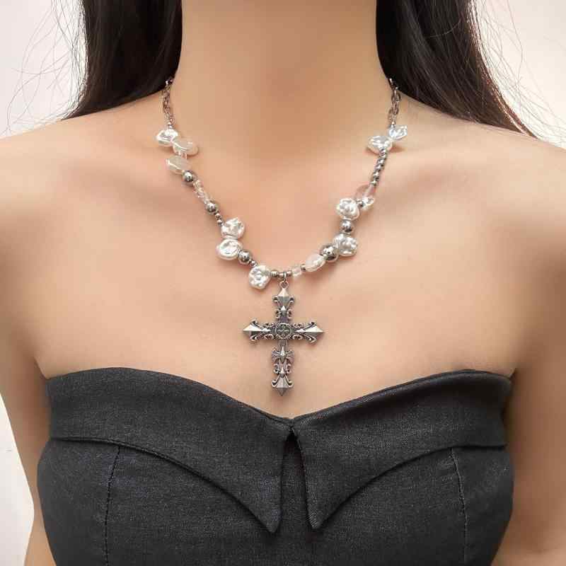 ・カテゴリ: ネックレス・スタイル: 甘辛ミックス・スタイル分類: 個性派トレンド・対象: 女性・素材: 合金・ペンダント素材: 合金・加工方法: 電鍍・形状: 幾何学模様・人気要素: 十字架・デザイン要素分類: 形状、パターン・チェーンタ...