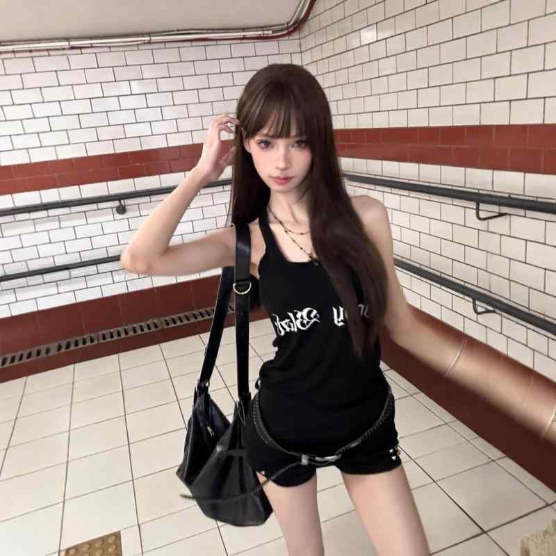 ・スタイル: 通勤風・カテゴリ: キャミソール・フィット: スリム・主な素材: ポリエステル・素材構成: ポリエステル50-70%・カラー: ブラック・サイズ展開: S、M、L、XL・対象: レディース・テイスト: セクシー・スタイル: 通...