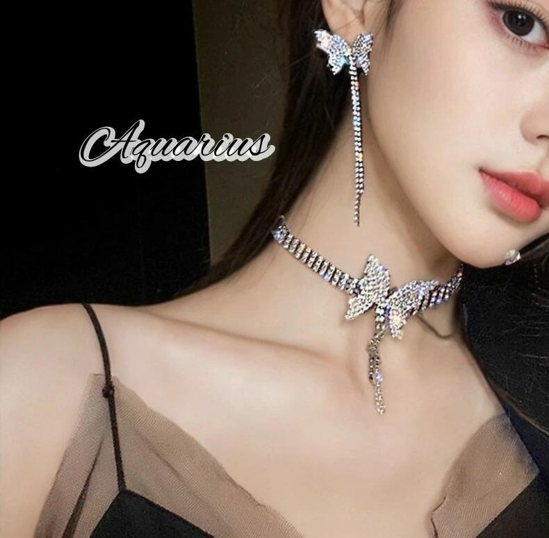 商品情報材質CZダイアモンド 人工ダイアモンド合金サイズ画像参照CZ ダイアモンド バタフライ ( 蝶 ) チョーカー ピアス セット キュービックジルコニアで作られた蝶モチーフのチョーカー＆ピアスセットです♪ ※メール便 (追跡可) での...