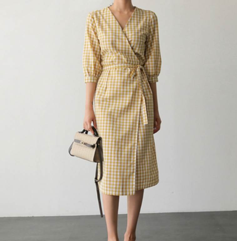 柄が特徴的なアイテム。カジュアルな雰囲気で着用できる。色展開 イエロー ブラックサイズ S M L XLサイズ(cm)S /着丈 103 /バスト 90 /肩幅 36M /着丈 104 /バスト 94 /肩幅 37L /着丈 105 /バス...