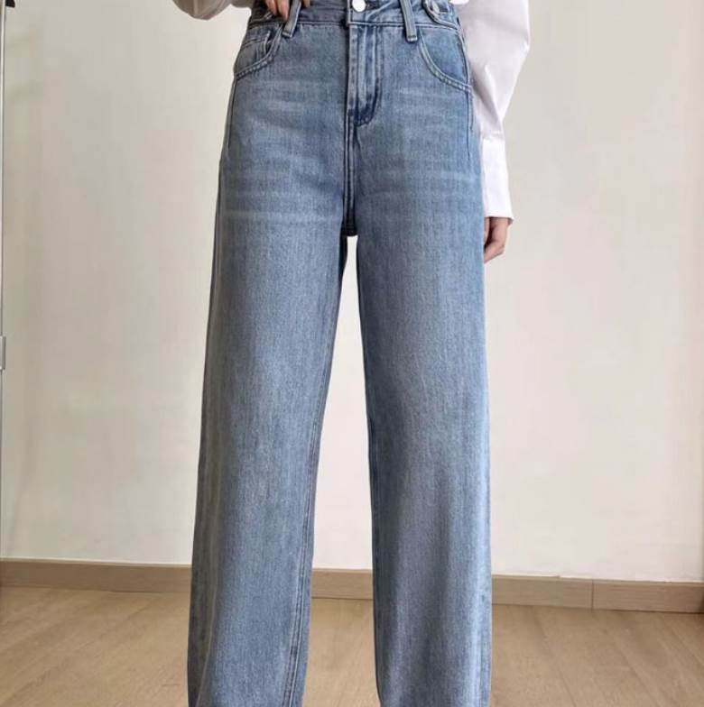 ハイウエストパンツ。カジュアルに着用できる。色展開 ブルーサイズ 25- 25 28 29サイズ(cm)25- /着丈 103 /ウエスト 62-6325 /着丈 104 /ウエスト 67-6828 /着丈 104 /ウエスト 70-712...