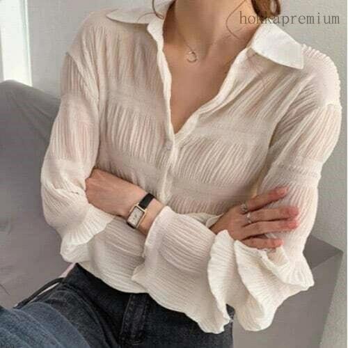 送料無料 レースシャツ インナーシャツ フレア袖 レースブラウス 通勤 フォーマル おしゃれ 着回し 重ね着 春秋冬 新作 パールホワイト ブラック ブラウン フリーサイズ ふんわり柔らかな素材が優しい肌心地でクセになります♪！何よりも、ど...