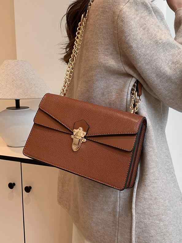 ・カラー: ホワイト, ブラウン, レッド, カーキ, グレー, ブラック・スタイル: クロスボーダー・素材: PU・バッグサイズ: 中・シーン: デイリーユース・流行の要素: チェーン, ロック・裏地: PU・バッグの形状: 横型・開閉方...