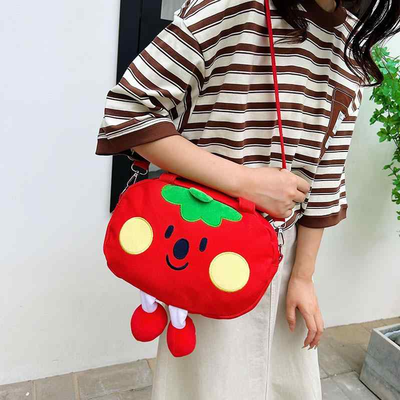 ・スタイル: スイート・素材: 毛?・サイズ: 中・内部構造: ファスナーポケット・硬さ: 中程度・外ポケット: オープンポケット・ショルダーベルト: シングル・シーン: デイリー・カラー: レッド、イエロー・流行の要素: ステッチ・スタイ...