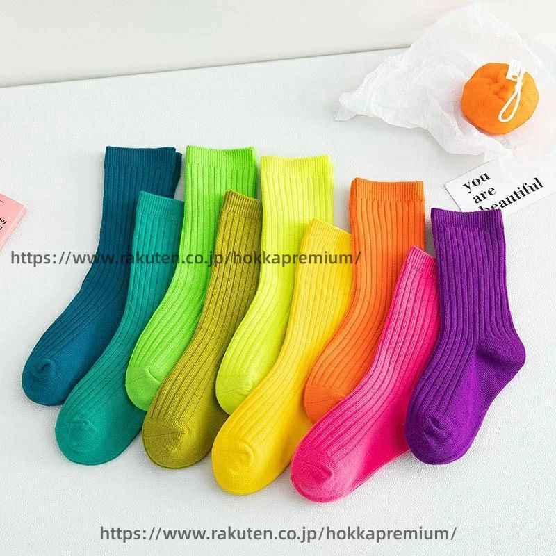 ★コーデのワンポイントに映えるネオンカラー靴下の3足セット ★リブ編みなので、伸縮性があり、履き心地がいいです。 ★運動会などイベントで目立つ！自分の子供を見つけるのにも役立ちます。 ★流行りのカラーソックスでダンス衣装アイテムとしても◎ス...