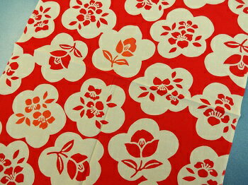 素材 綿100％ サイズ 約37×98cm 注意 商品画像は実際のものと多少色味が異なる場合があります。 予めご了承くださいませ。 てぬぐいの上下の「端」は昔ながらの「切りっぱなし」となっております。 使い始めはほつれてきますが、ほつれてき...